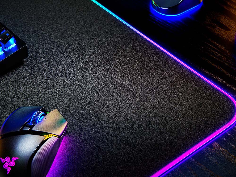 Razer Strider Chroma Hybrid Mouse Mat with Razer Chroma RGB (900*370mm ...