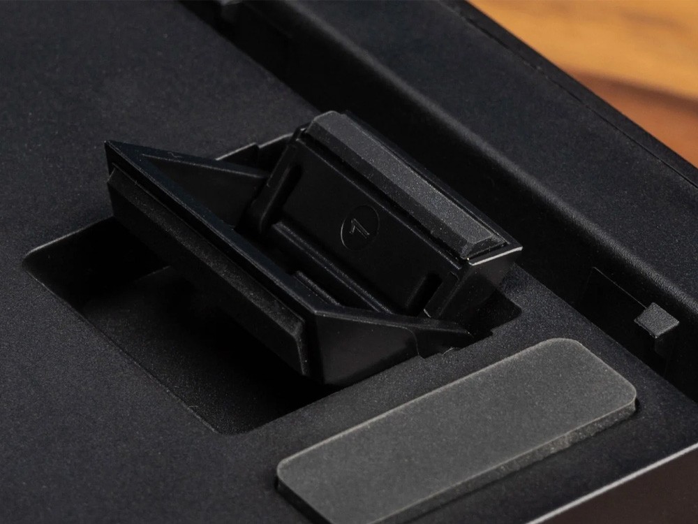 Keychron C3 Pro QMK/VIA Red Backlight Brown Switch Mechanical Keyboard ...