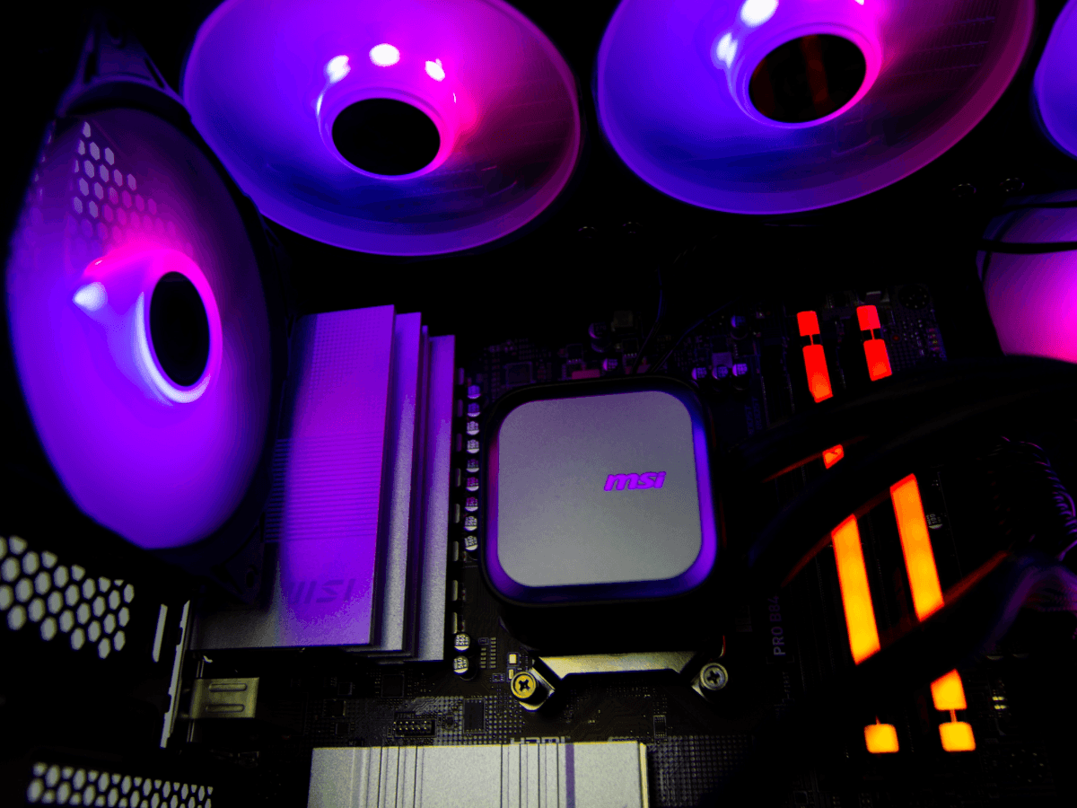 Centre Com Hero Ryzen 7 7800X3D RTX 5070 Gaming PC with Windows 11 ...